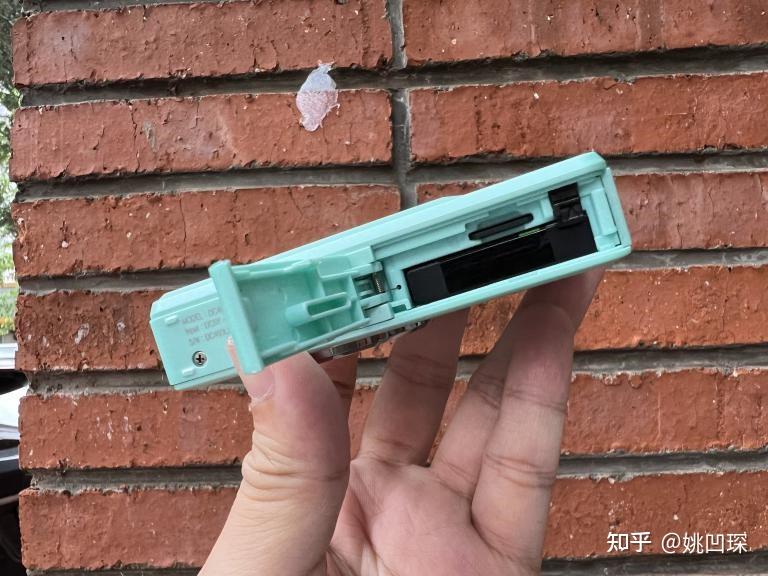 松典DC403相机上手体验：独特时尚造型的4400万像素的入门相机 - 知乎