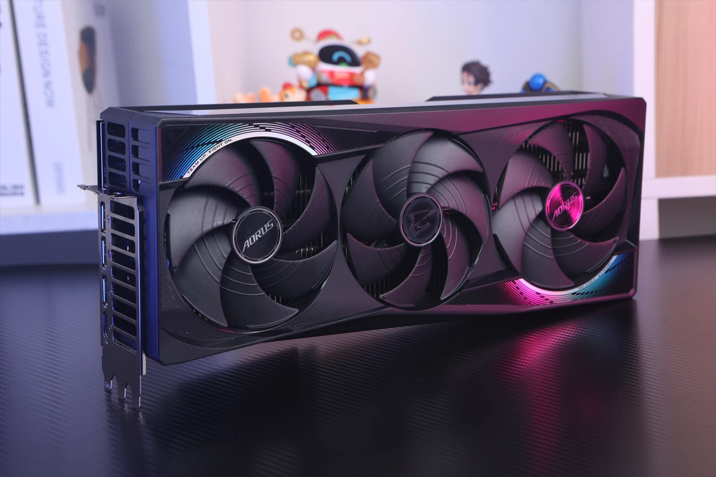 什么配置能本地部署并运行满血671B的DeepSeek-R1？ - 知乎