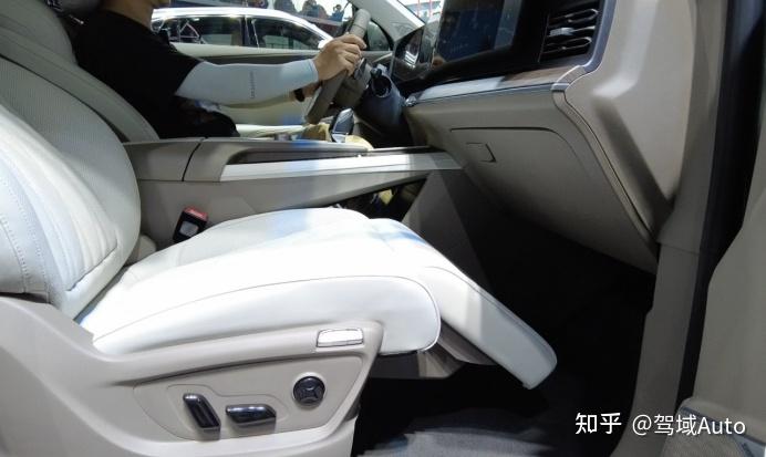 荣威RX9静态体验：20万级旗舰，传祺GS8的劲敌？ - 知乎