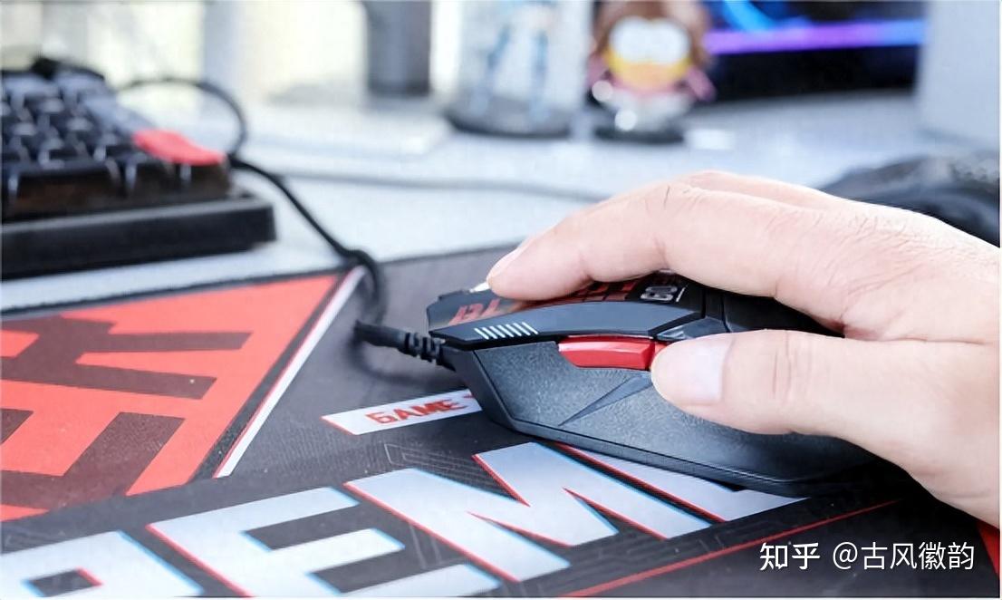 免驱调校师双飞燕V8M Max Mini电竞鼠，特血核心加持，解锁特技