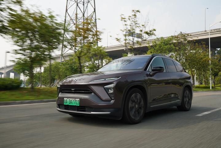 要试就试点不同的，蔚来ES6的换电和NOMI - 知乎