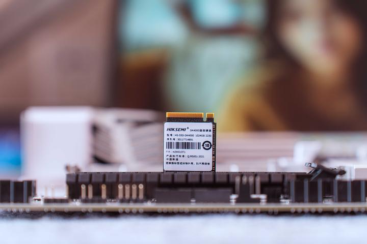 掌机扩容、CFE-B卡平替丨海康存储DK4000固态硬盘 - 知乎