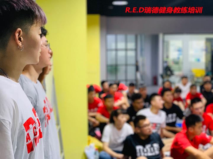 男、女健身教练的优势谁的更大 知乎