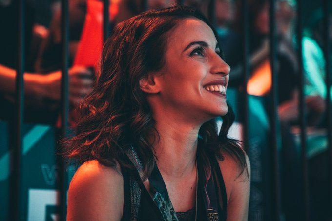 [撸圈佳人]第二期：LEC主持人Laure，为爱投身英雄联盟的法国玫瑰 - 知乎