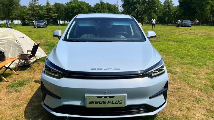 新EU5 PLUS续航、造型、舒适全面升级，家轿的不二选择！ - 知乎