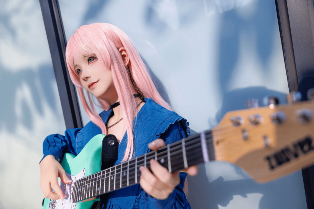 优雅的灵魂，总会与旋律相遇！mygo 千早爱音cos - 知乎