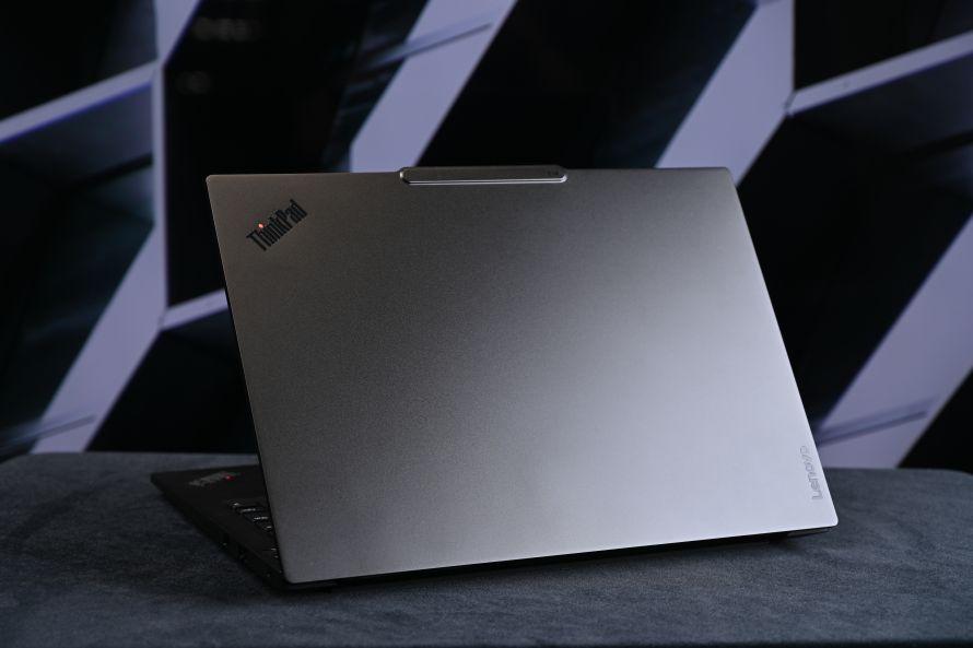 ThinkPad E14 2025评测：硬盘换上长江存储PC411，性能续航双提升 - 知乎