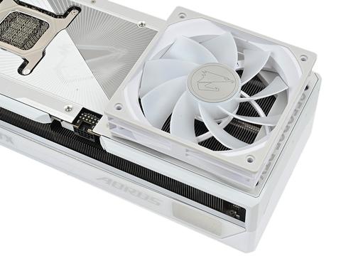 技嘉AORUS RTX 5090四风扇散热器冷却效果出奇的好 - 知乎