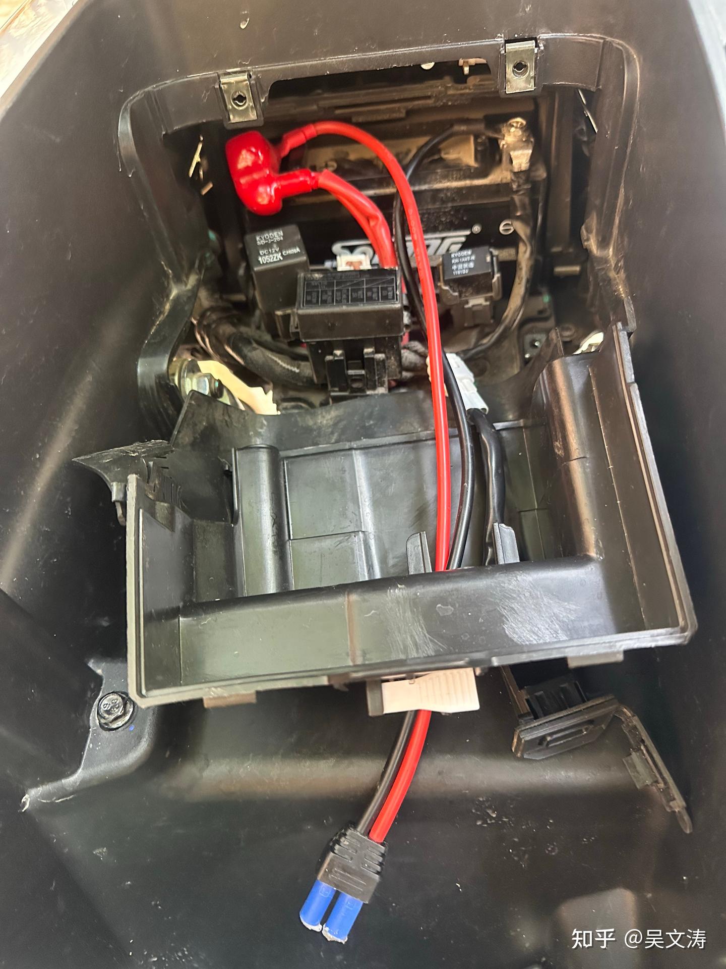 豪爵UHR150蓄电瓶外接EC5应急启动接头 - 知乎