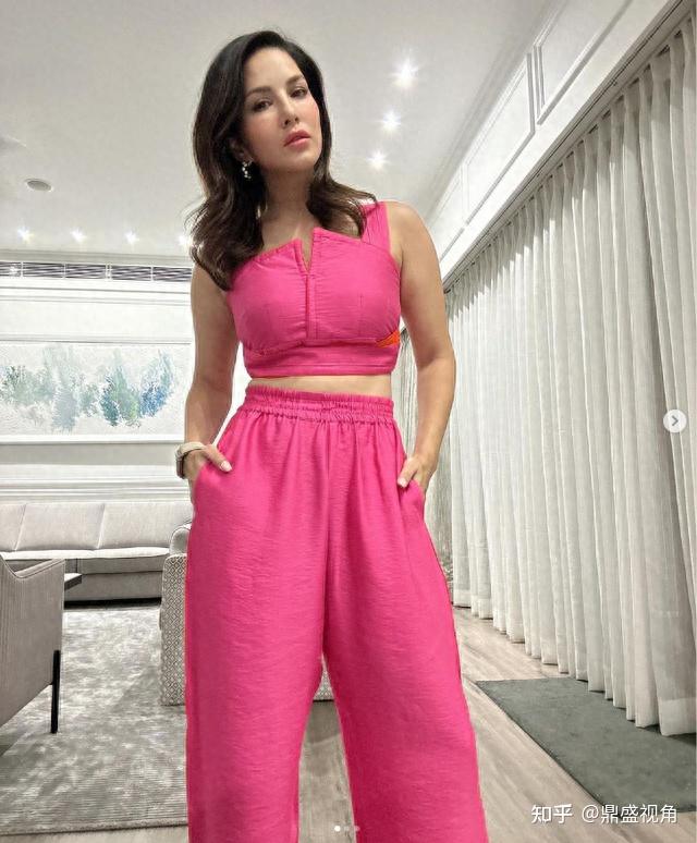 桑尼·利昂(Sunny Leone)在INS坐拥粉丝5443万的超级女艺人（多图） - 知乎