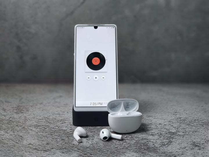 QCY AilyPods首发体验：百元轻巧舒适，能否平替AirPods？ - 知乎