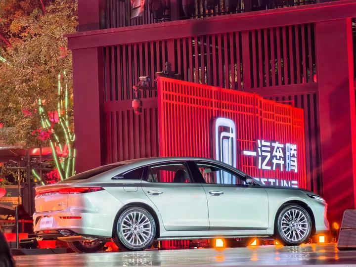 梦回唐朝，第四代奔腾B70穿越大唐不夜城上市，12.99万起售 - 知乎