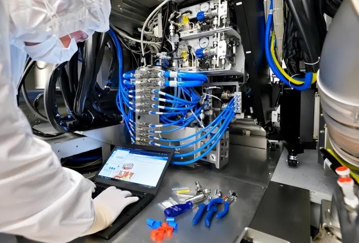 中国攻坚7nm光刻机：从‘造不如买’到集中力量，离目标还有多远 - 知乎