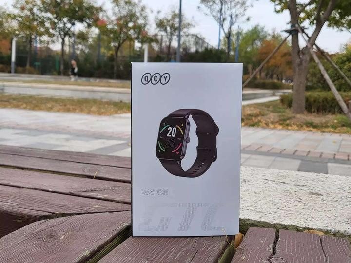 轻薄机身+质感大屏才卖百元，QCY Watch GTC挑战智能手表价格底线 - 知乎