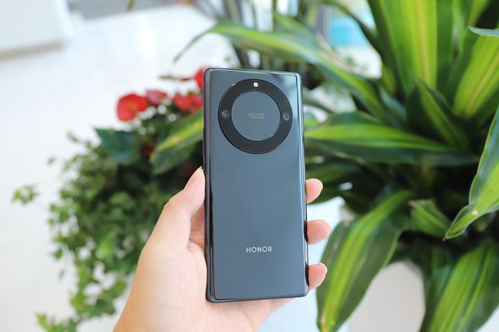 全新荣耀X40发布：OLED曲面高刷屏+5100mAh大电池，1499元起 - 知乎