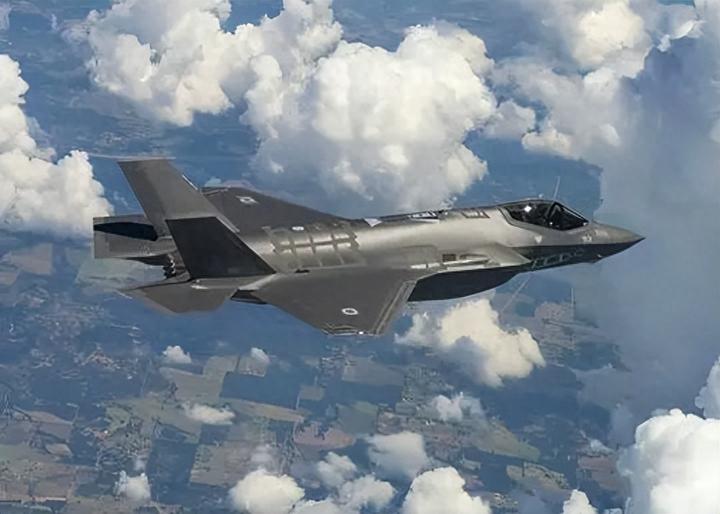 怪不得美国找不到坠毁的F35：飞行员弹射跳伞后，飞机自己飞走了 - 知乎