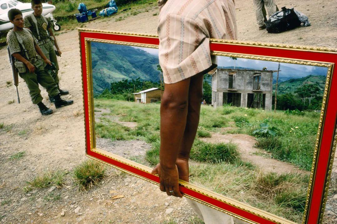 Alex Webb | 全集：99%的街拍照片都是失败的 - 知乎