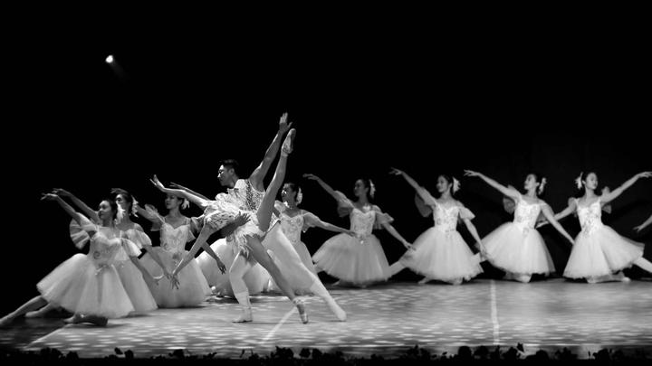 中国Acrobatic Ballet only pair in the world must see - 知乎