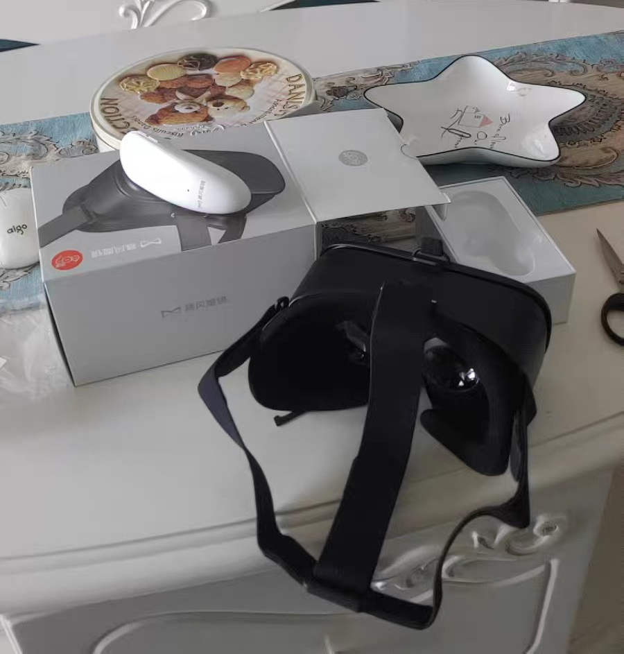 大量全新暴风VR眼镜流入闲鱼，含手柄20元不到，也能体验穷鬼VR？ - 知乎