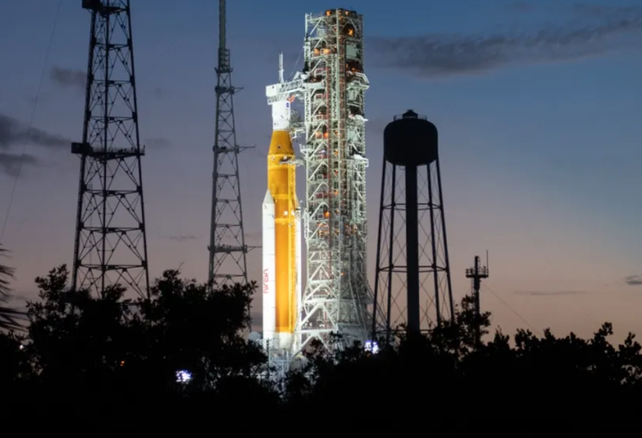 SpaceX星舰崛起：能否取代NASA的超级火箭？ - 知乎