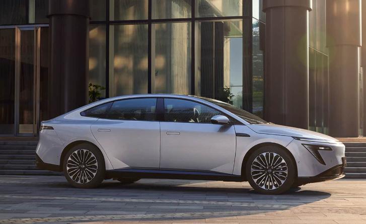 15万级纯电轿车厮杀：东风日产N7对比小鹏MONA M03 - 知乎