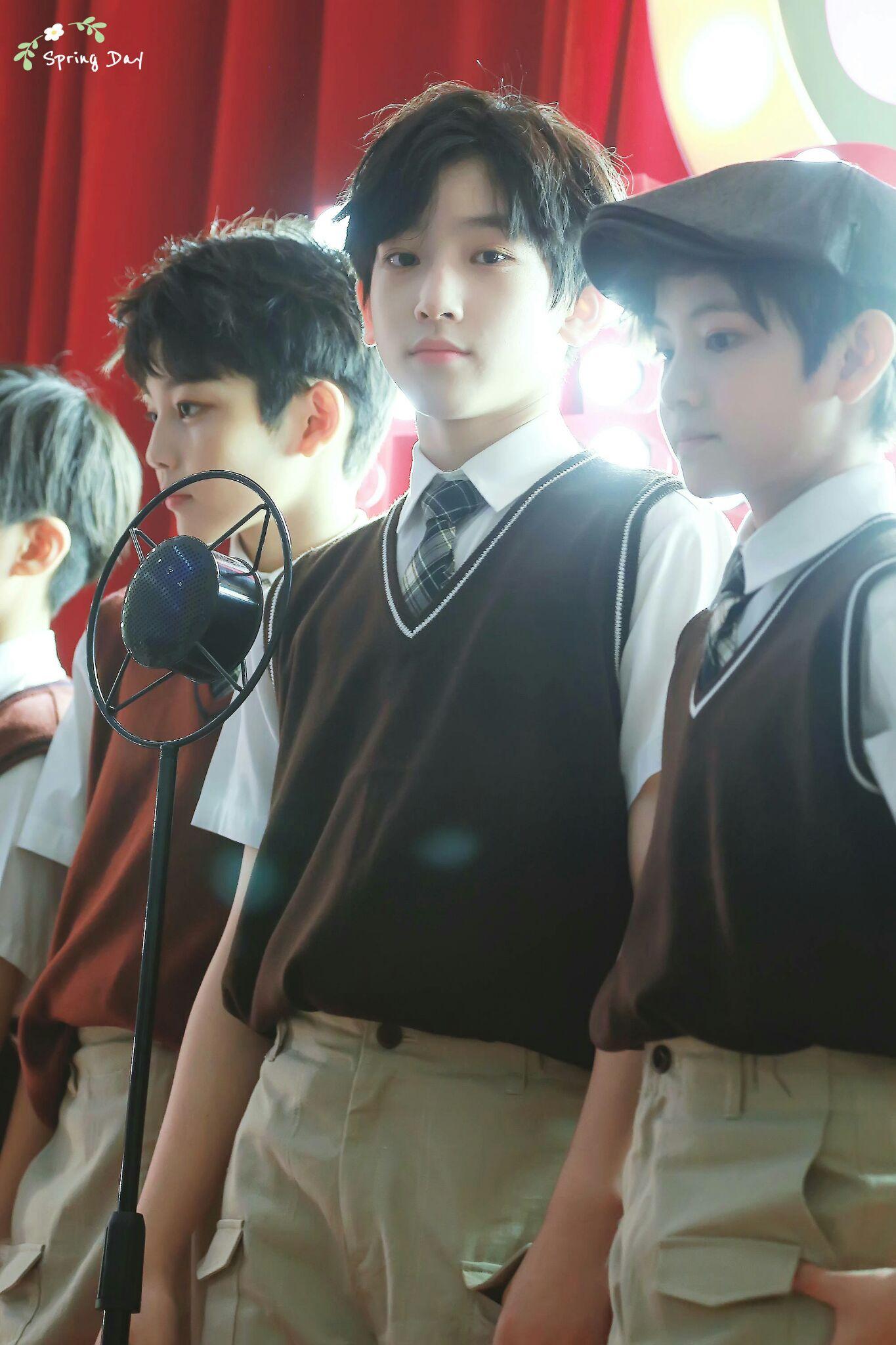 如何评价DCboys和YHboys模仿TFboys的事？ - 知乎