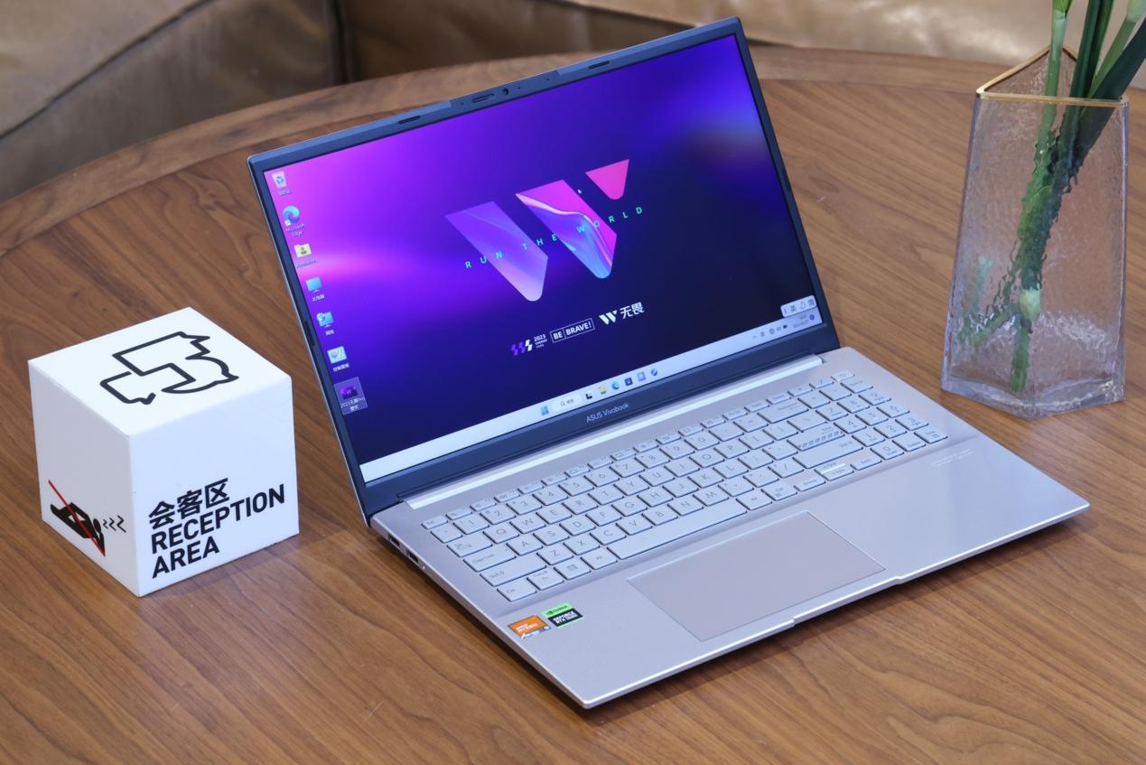 华硕无畏Pro15 2023图赏：全能轻薄本为夏日添彩 - 知乎