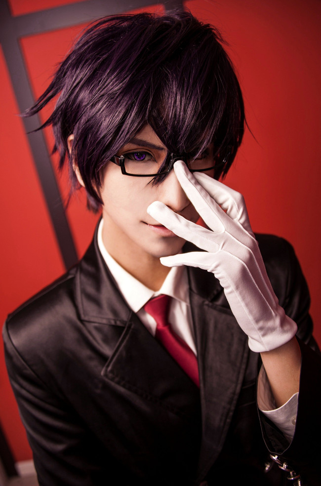 有哪些能戴眼镜 cos 的男性角色？ - 知乎