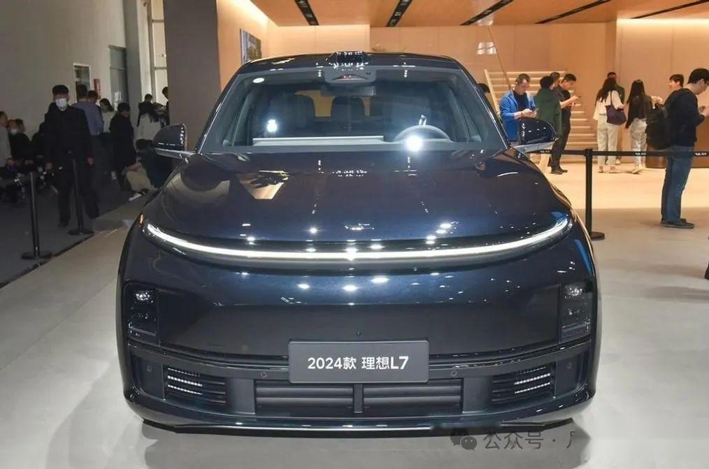 手握30万，选中大型SUV，到底选问界M7还是理想L7？ - 知乎