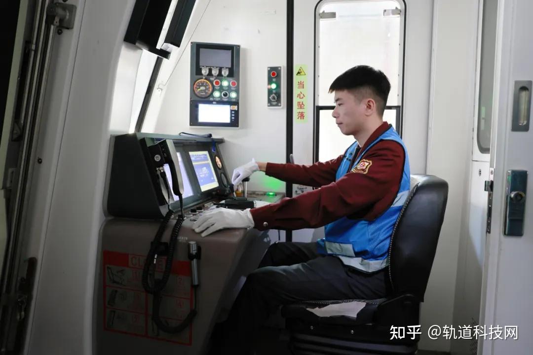 顺利完成割接！上海轨道交通2号线信号新增CBTC系统工程LTE-M无线集群通信系统 - 知乎