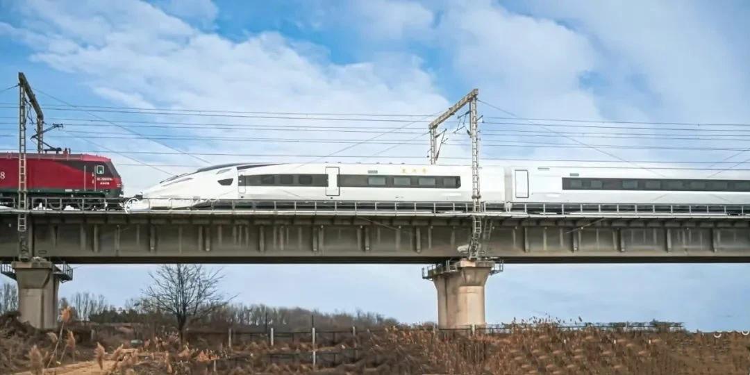 如约而至CR450来了，南北两款车型同时亮相。 - 知乎