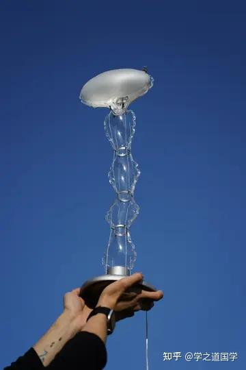 卞震 Studio Ololoo联合主理人，FLOS Fendi设计师 - 知乎