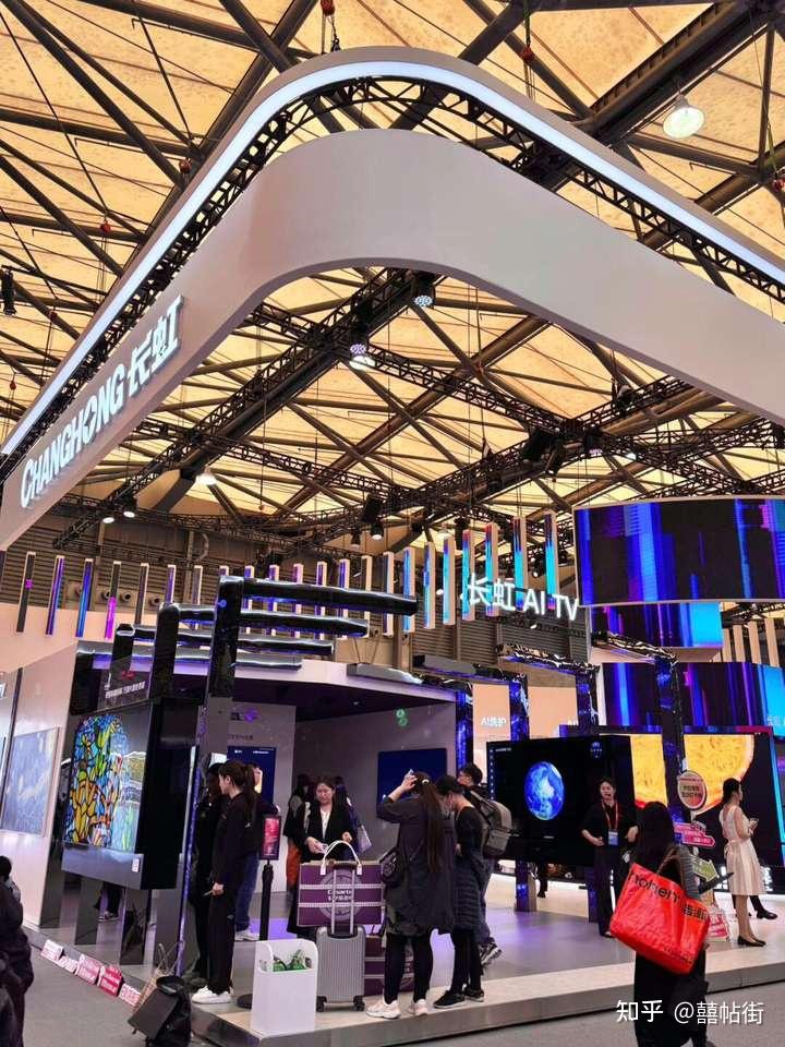 AWE2025黑科技首发！长虹空调客餐厅Pro凭“20米远投+1880m³/h飓风”颠覆客餐厅空调体验？ - 知乎