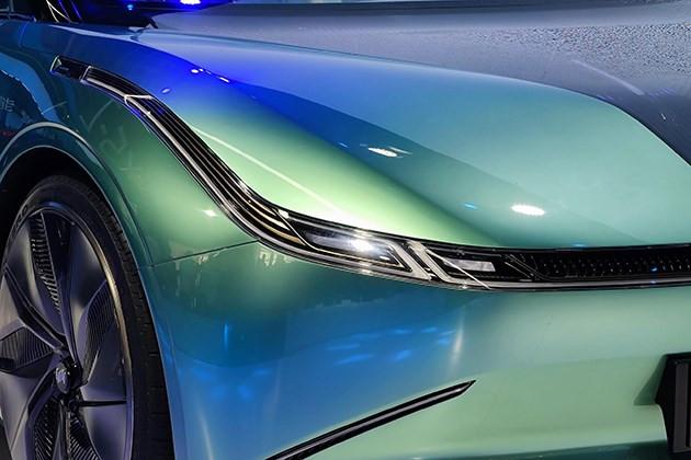 实拍威马MAVEN概念车 综合续航800km/2021年实现量产 - 知乎