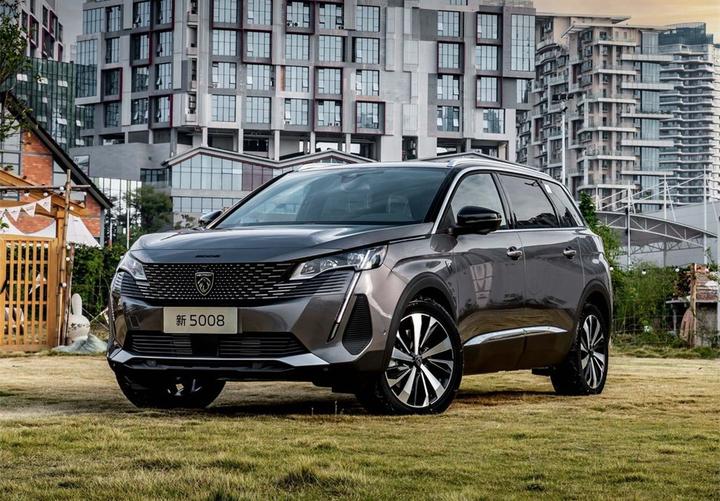 全系1.8T发动机，换全新狮标，新款标致5008预售，轴距还是2840mm - 知乎