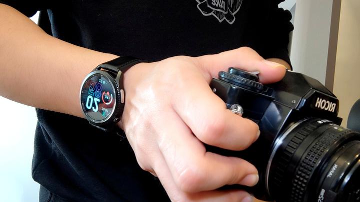 把私人医生戴在手上是种怎样的体验 dido E10血压心电智能手表 - 知乎