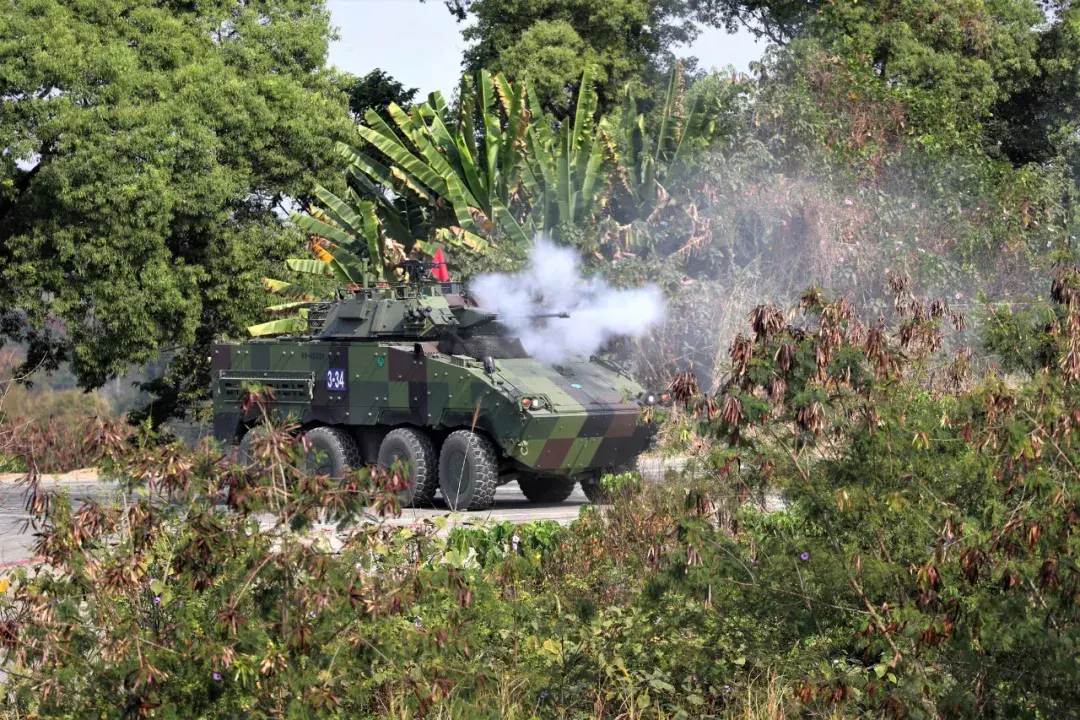 如何评价CM-33/34“云豹”装甲车？ - 知乎