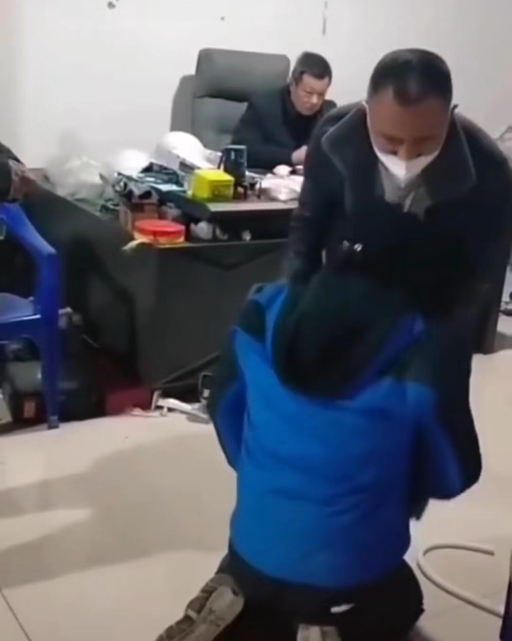 如果下跪讨薪成为一种心酸而又无奈的举动，那么人性可能泯灭了 知乎