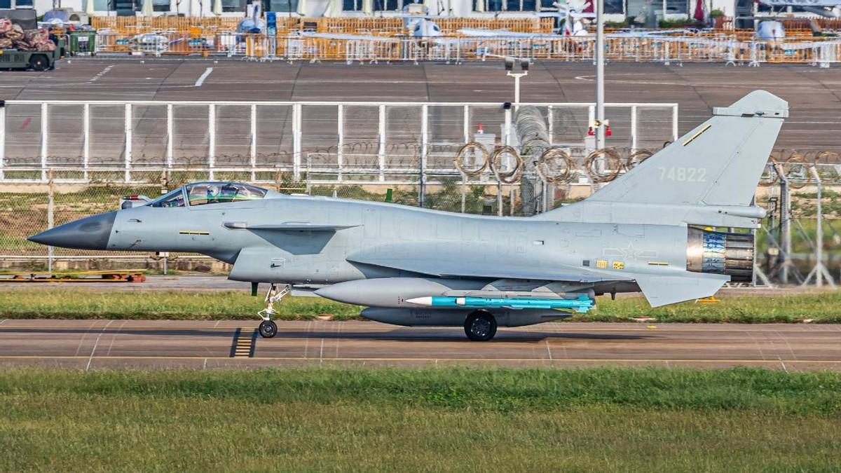 首批141架F-16V完成升级，F-16V对上歼-10C，究竟谁更厉害？ - 知乎