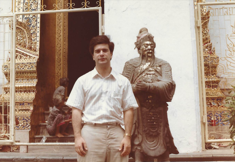 以国际化视野教书育人 | 专访SKEMA客座教授“空中飞人”Robert Azar - 知乎