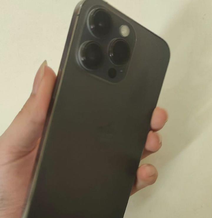 网友6900买二手iPhone14Pro Max 512GB，仅边框氧化，安全下车！ - 知乎