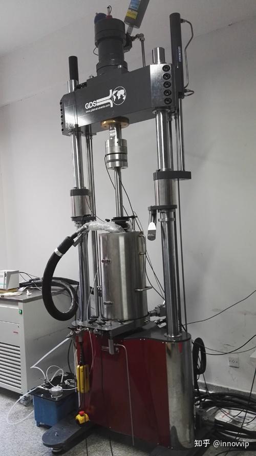 液压动三轴测试系统型号：ELCTTS 用途：大功率液压动三轴测试系统。 标准规范：ASTM D-3999, ASTM D-5311，GB ...