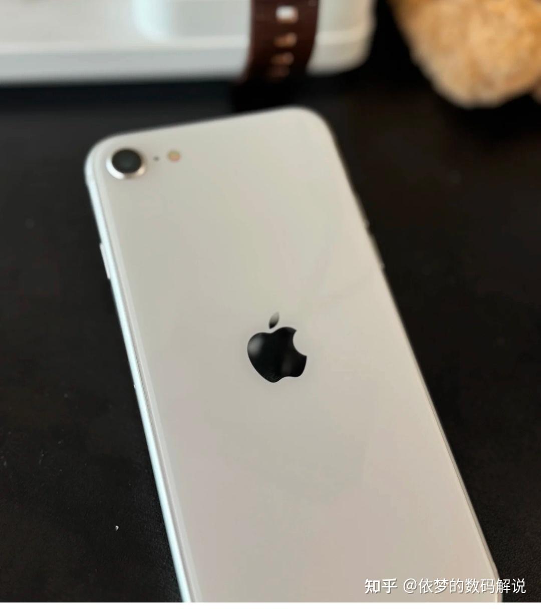 在2025年，我买了iPhone SE3 - 知乎