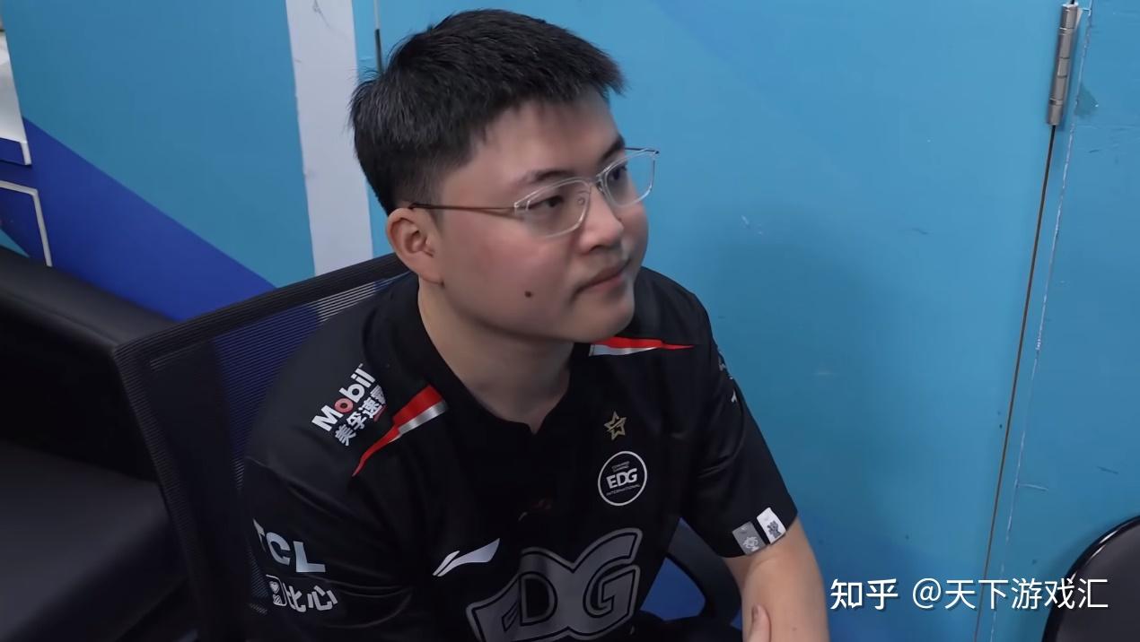 Ruler再度评价Uzi，巅峰期两年之内，任何一个ADC，都会被他打爆 - 知乎