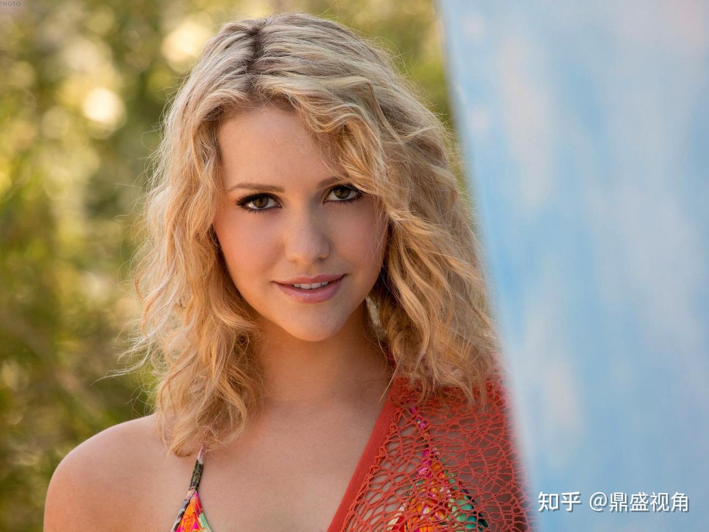 暗黑女神，米娅·马尔科娃 (Mia Malkova)16岁时被好朋友拉入暗黑界 - 知乎