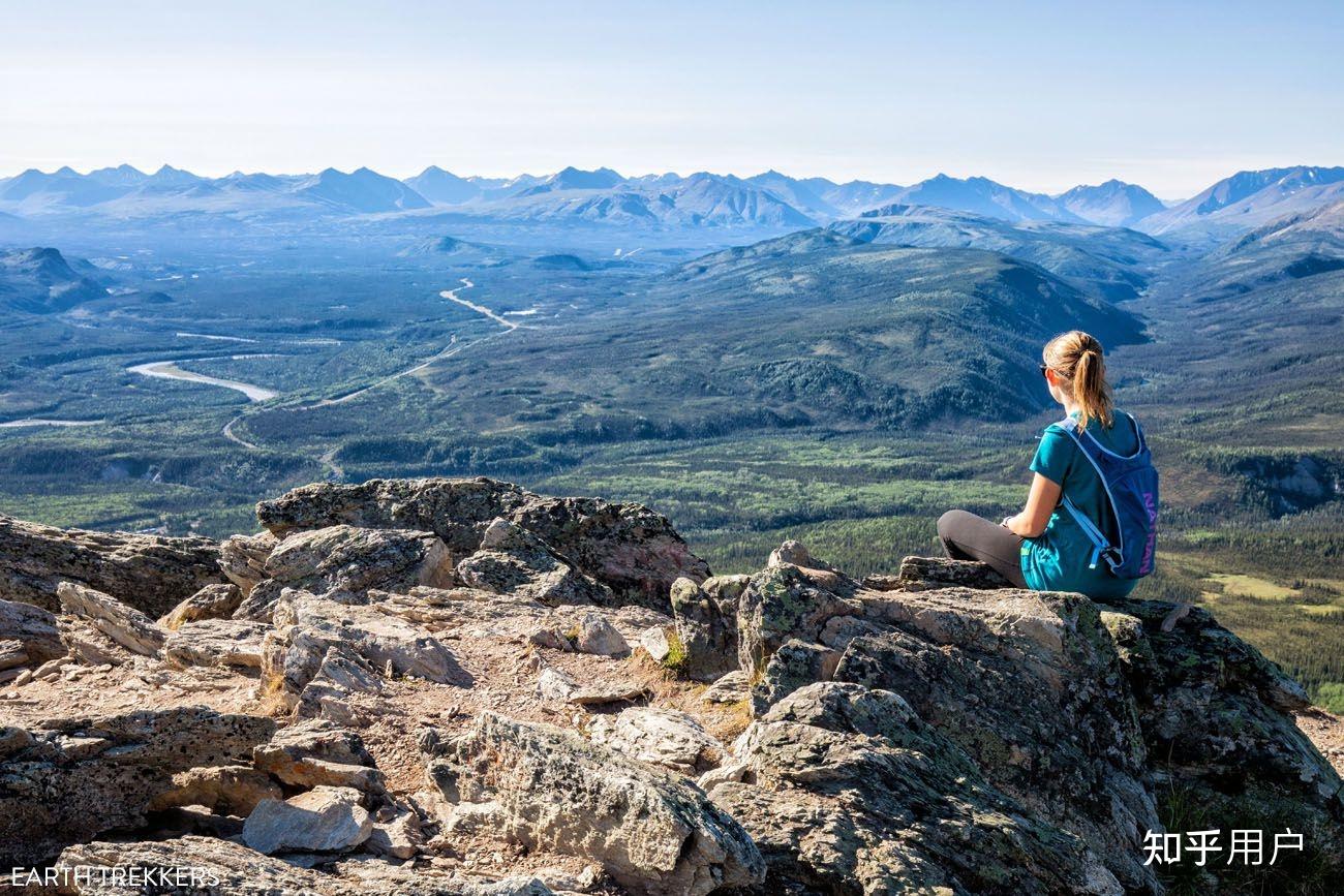 为什么overlook是忽视而look over是仔细翻阅意思恰恰相反? - 知乎