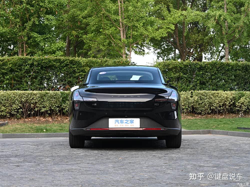10万级纯电王炸对决！零跑B01激光雷达+后驱，真能掀翻小鹏M03？ - 知乎