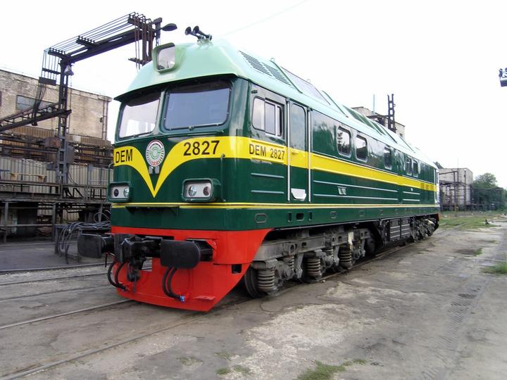 【铁道科普】来自卢甘斯克的TE114I——伊拉克铁路DEM2800型内燃机车 - 知乎