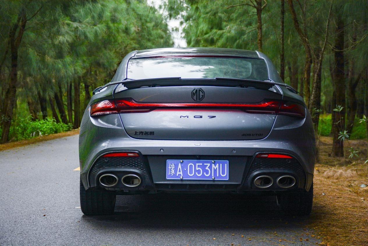 试驾官丨评测MG7，年轻人的轿跑，就该这么“燥”！ - 知乎
