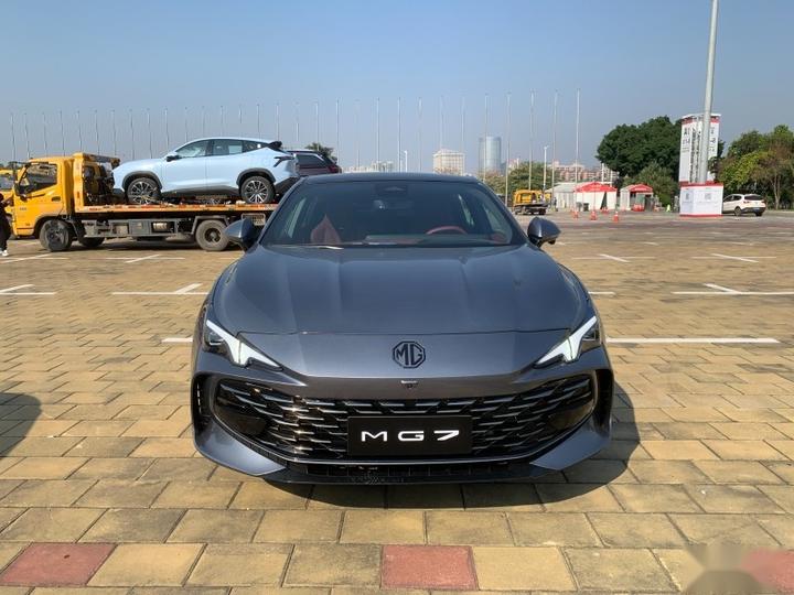 2022广州车展探馆：名爵MG7亮相 - 知乎